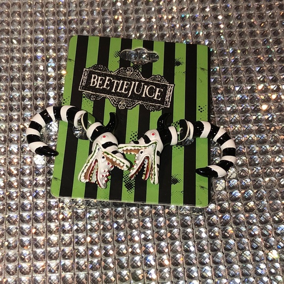 Bioworld | Jewelry | Beetlejuice Sandworm Faux Tunnel Earrings Nwts ...